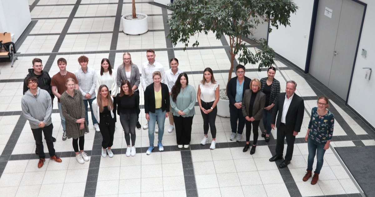 Neue Nachwuchskräfte beim Oberbergischen Kreis - OBK